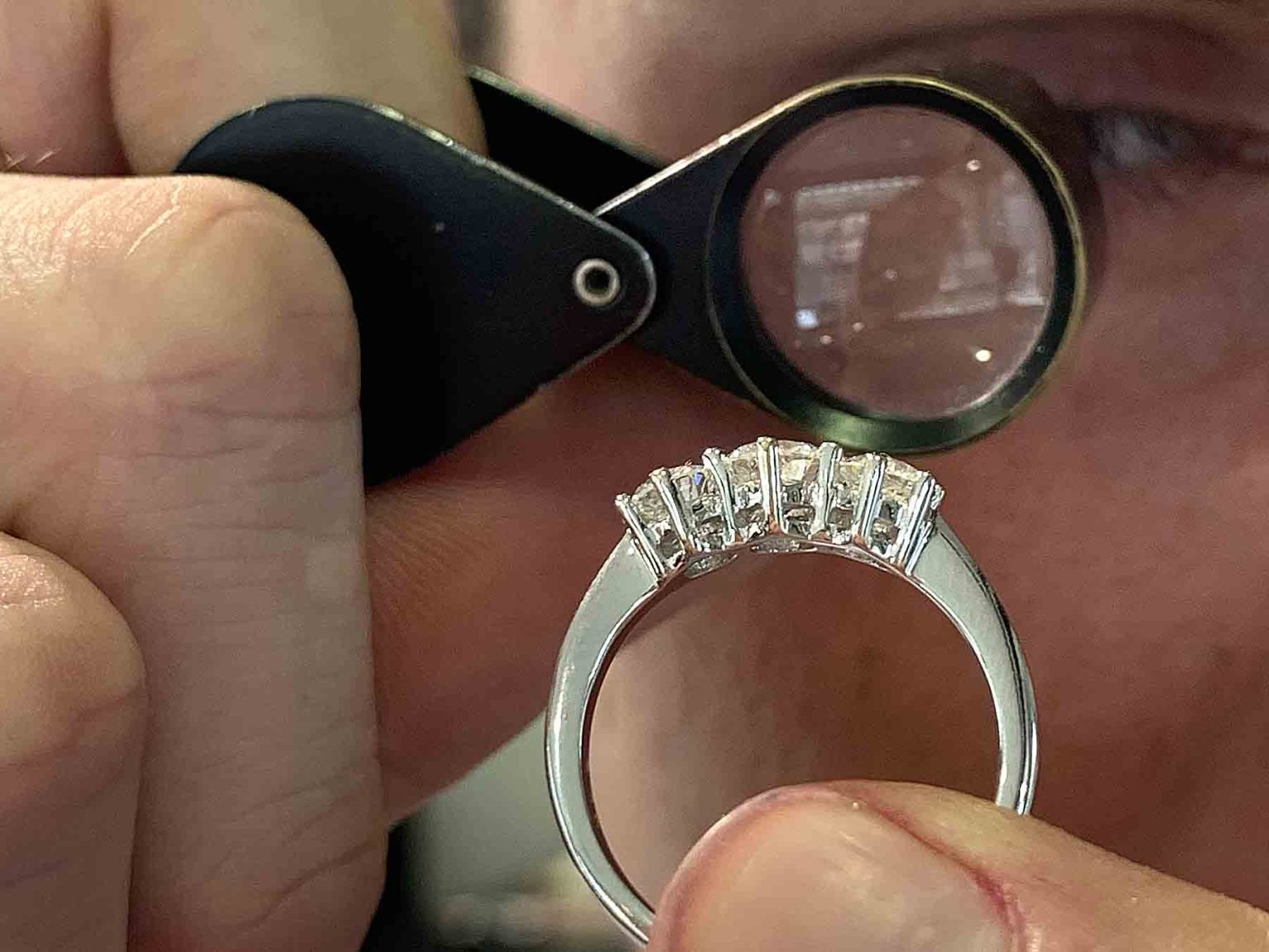 How to Use a Jeweller's Loupe - AC Silver