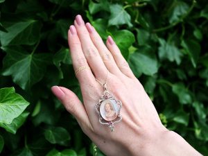 How to Tell Diamonds from Paste - AC Silver