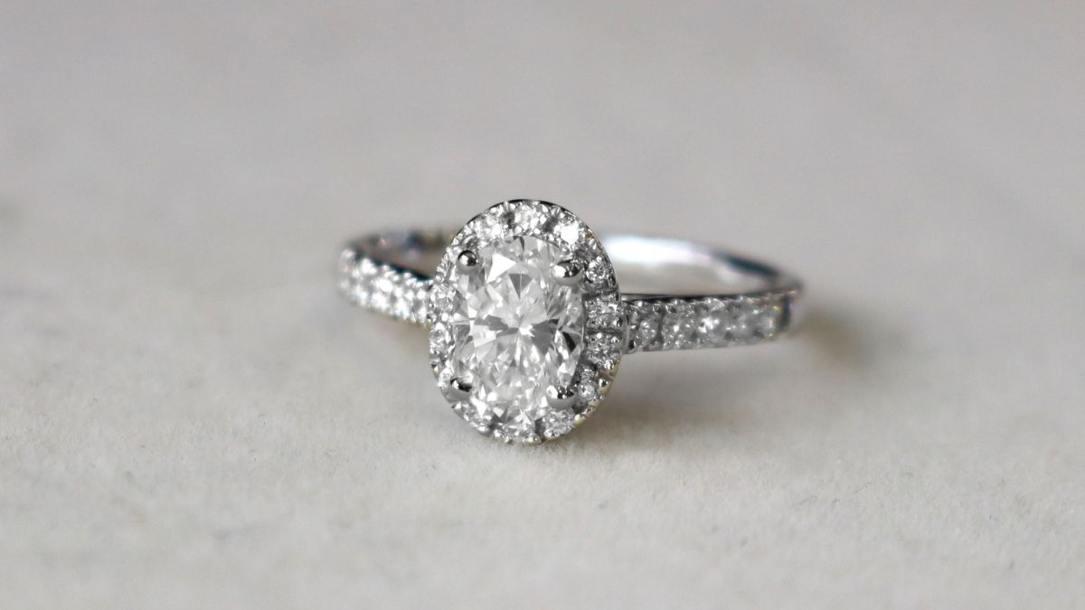 The Best Diamond Shapes for Halo Engagement Rings - AC Silver